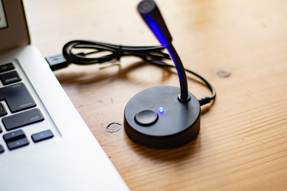 小型でノイズの少ないミュートスイッチ搭載のUSBマイク | ナカバヤシ株式会社 MCOブランド